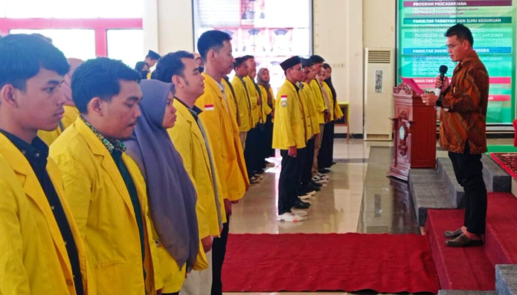 Rektor IAIS Lantik Organisasi Mahasiswa 2022-2023 - sambas times