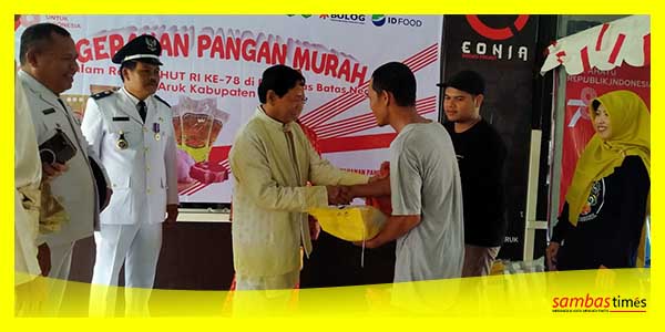 Staf Khusus Kemendagri Kunjungi Pangan Murah di Pasar PLBN Aruk ...